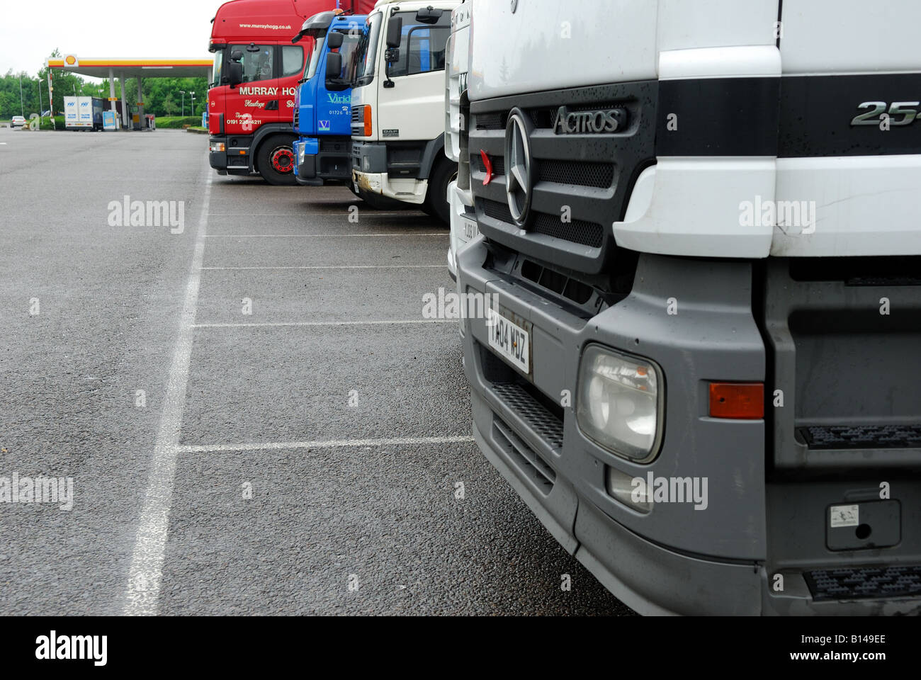 Lorry parked hi-res stock photography and images - Alamy