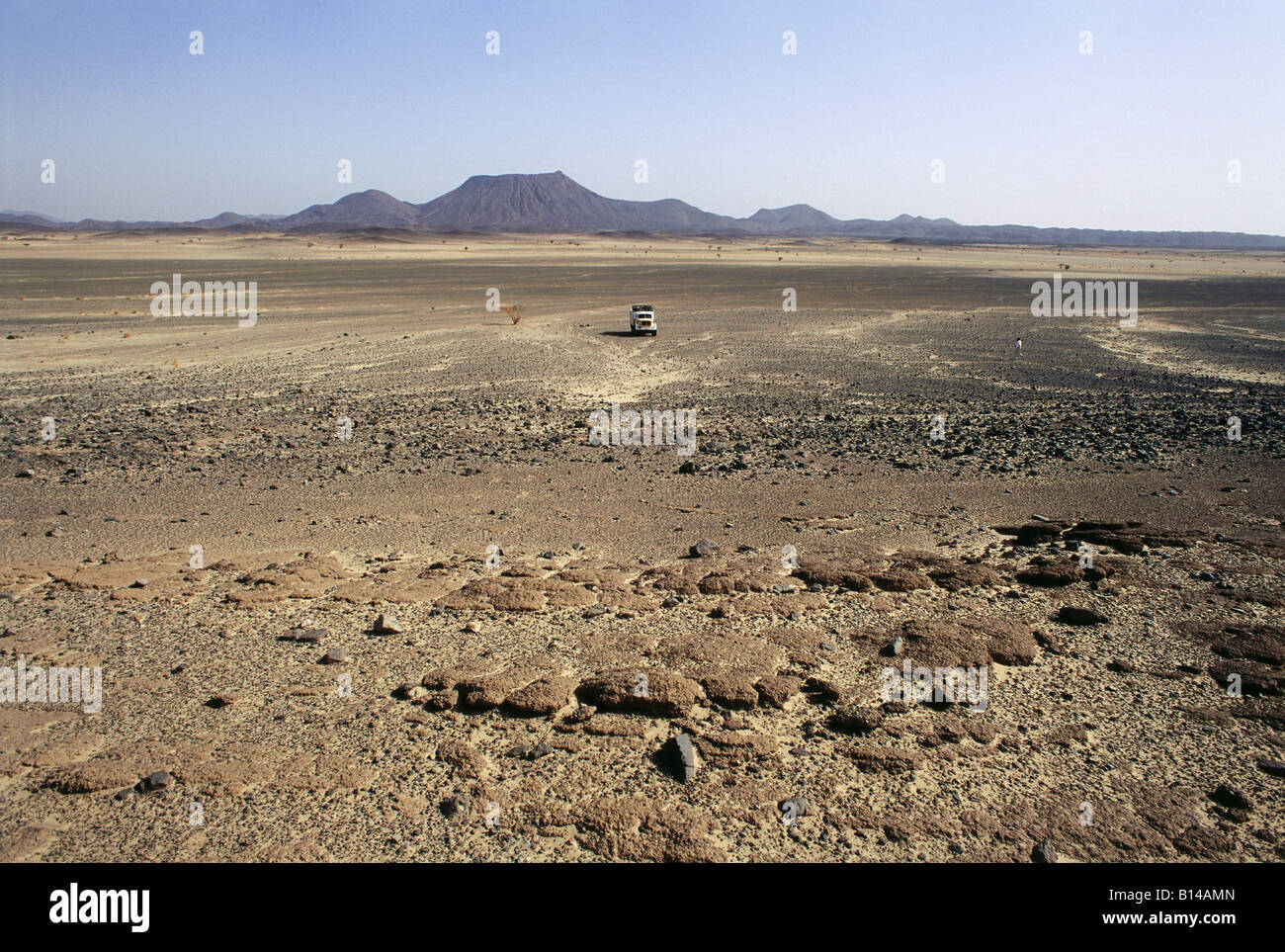 geography / travel, Sudan, landscapes, Bayuda Desert, Wadi at volcano ...