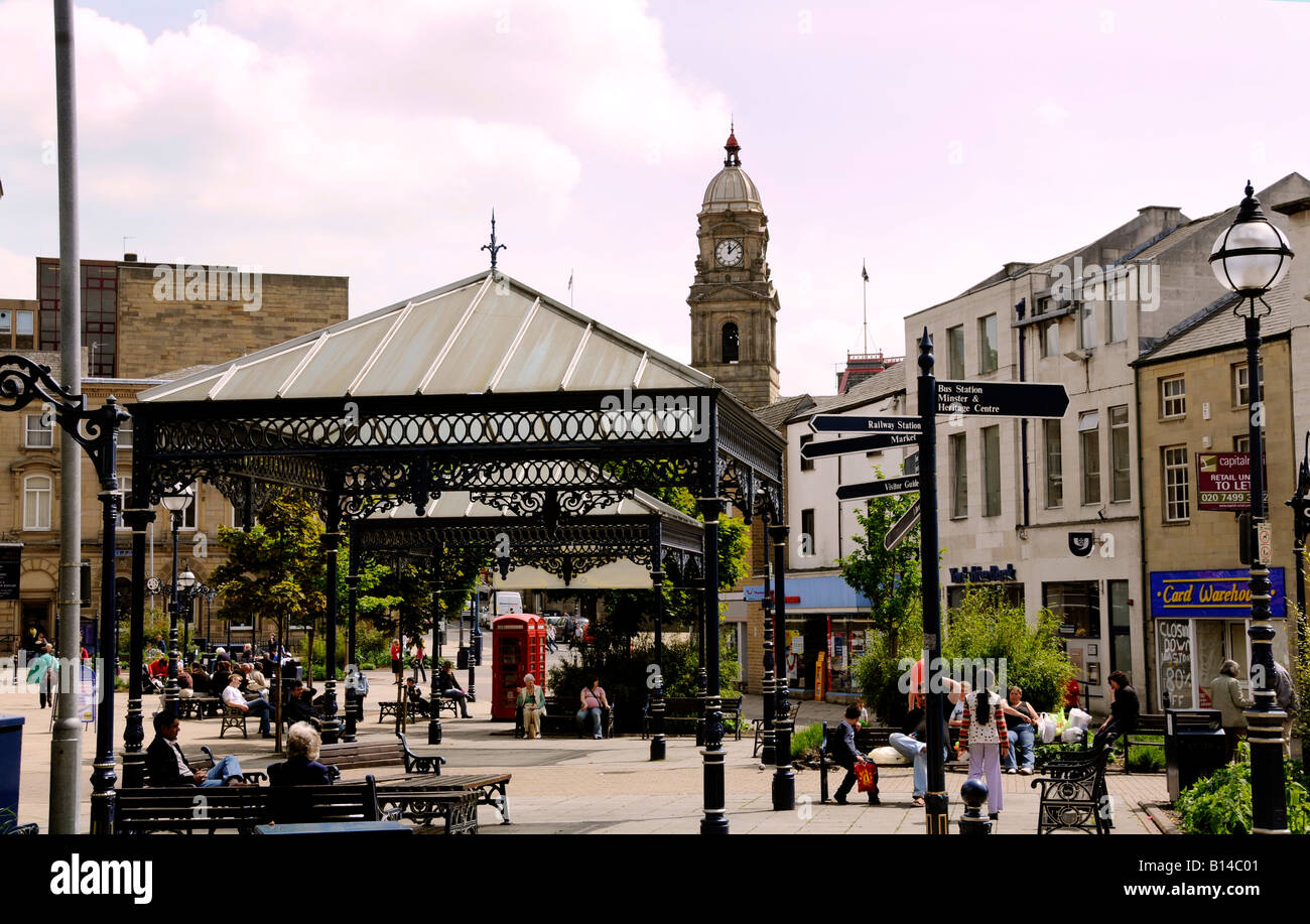 Dewsbury town hall hi-res stock photography and images - Alamy