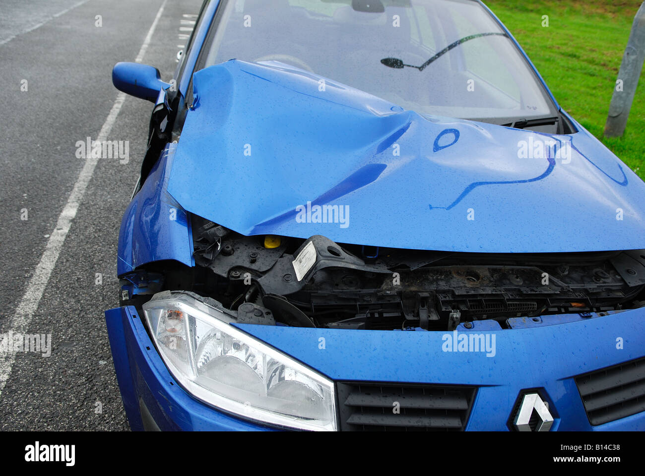 Front impact car hi-res stock photography and images - Alamy