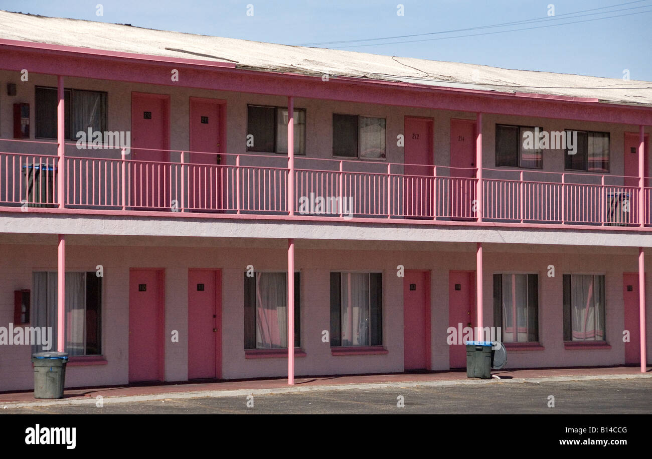 Two story motel hi-res stock photography and images - Alamy