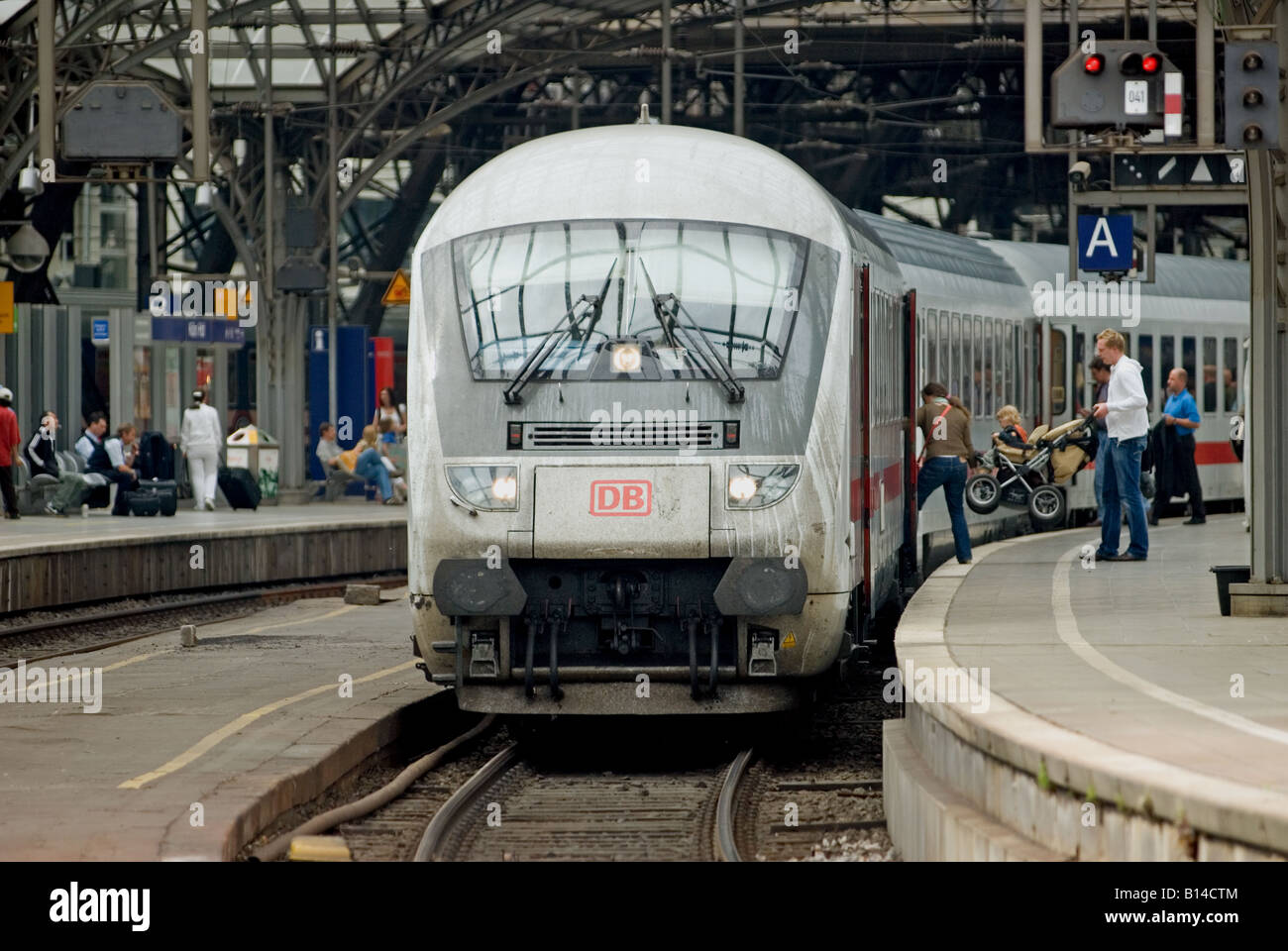 German Railways Inter-City passenger, Cologne Hauptbahnhof, North Rhine ...
