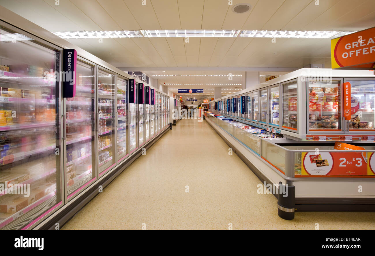 Freezer Frozen Food Aisle Stock Photos & Freezer Frozen Food Aisle ...