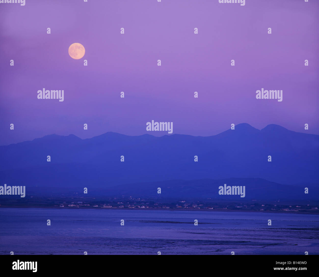 Sunset at Inch Beach, Dingle Peninsula, Co Kerry Stock Photo - Alamy