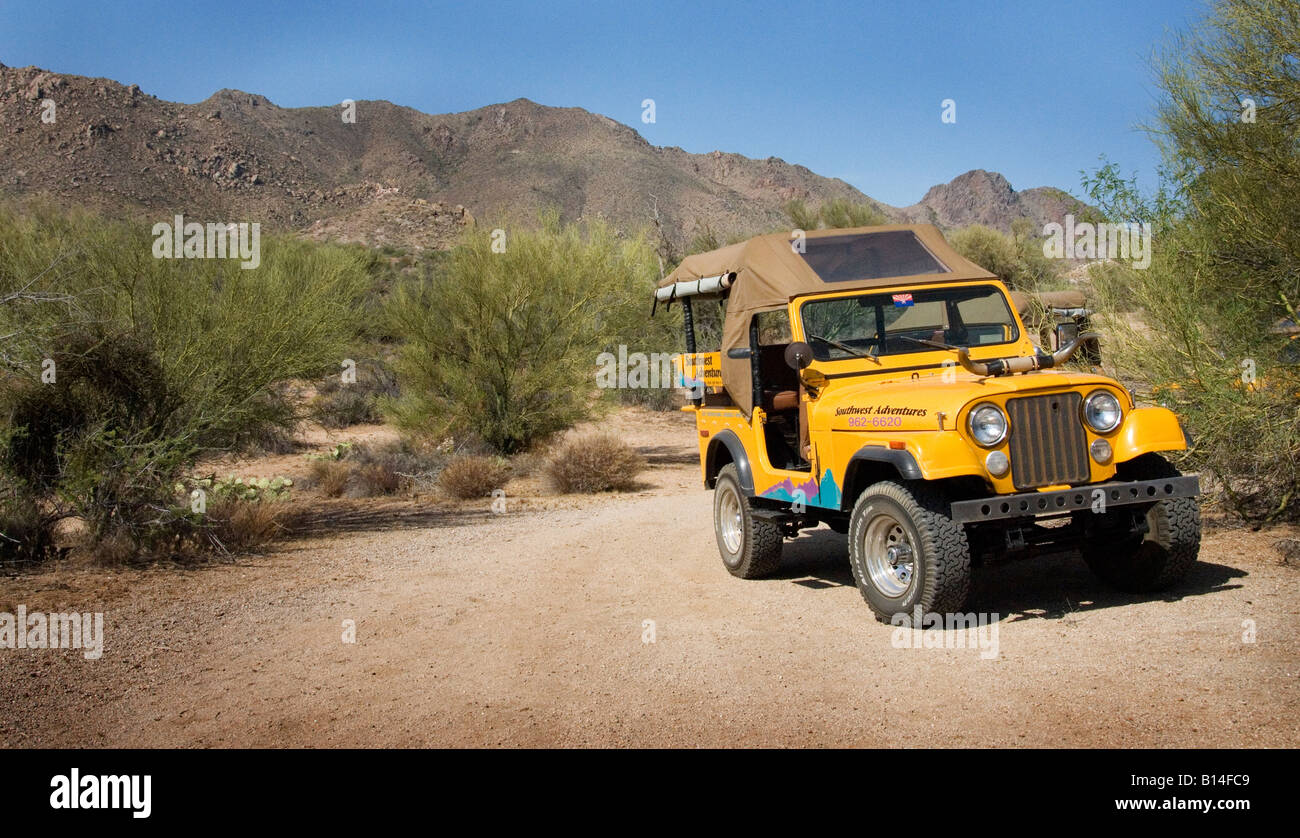 Cowboy jeep in Sonoran desert, Arizona Stock Photo - Alamy