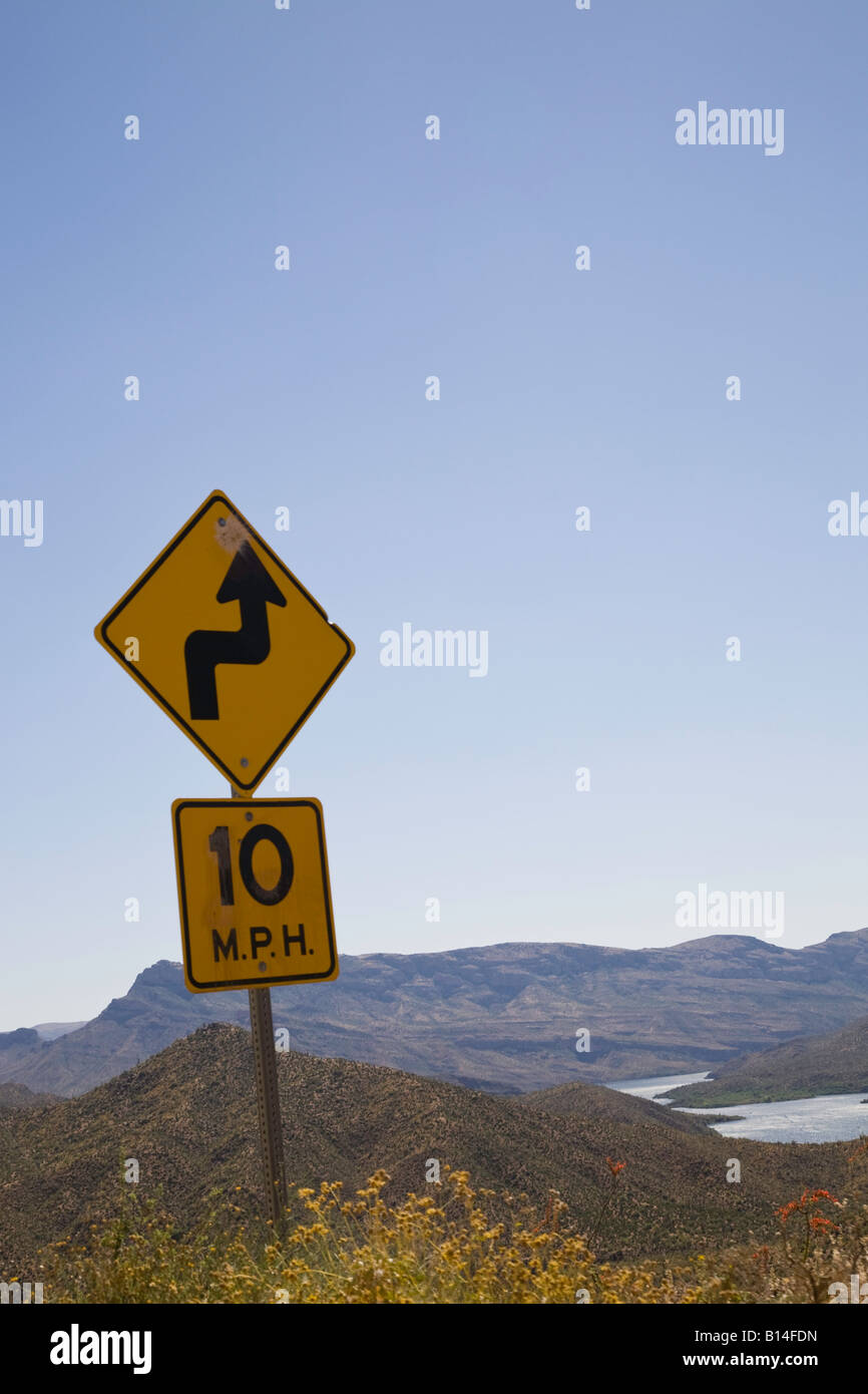 10 mph sign hi-res stock photography and images - Alamy