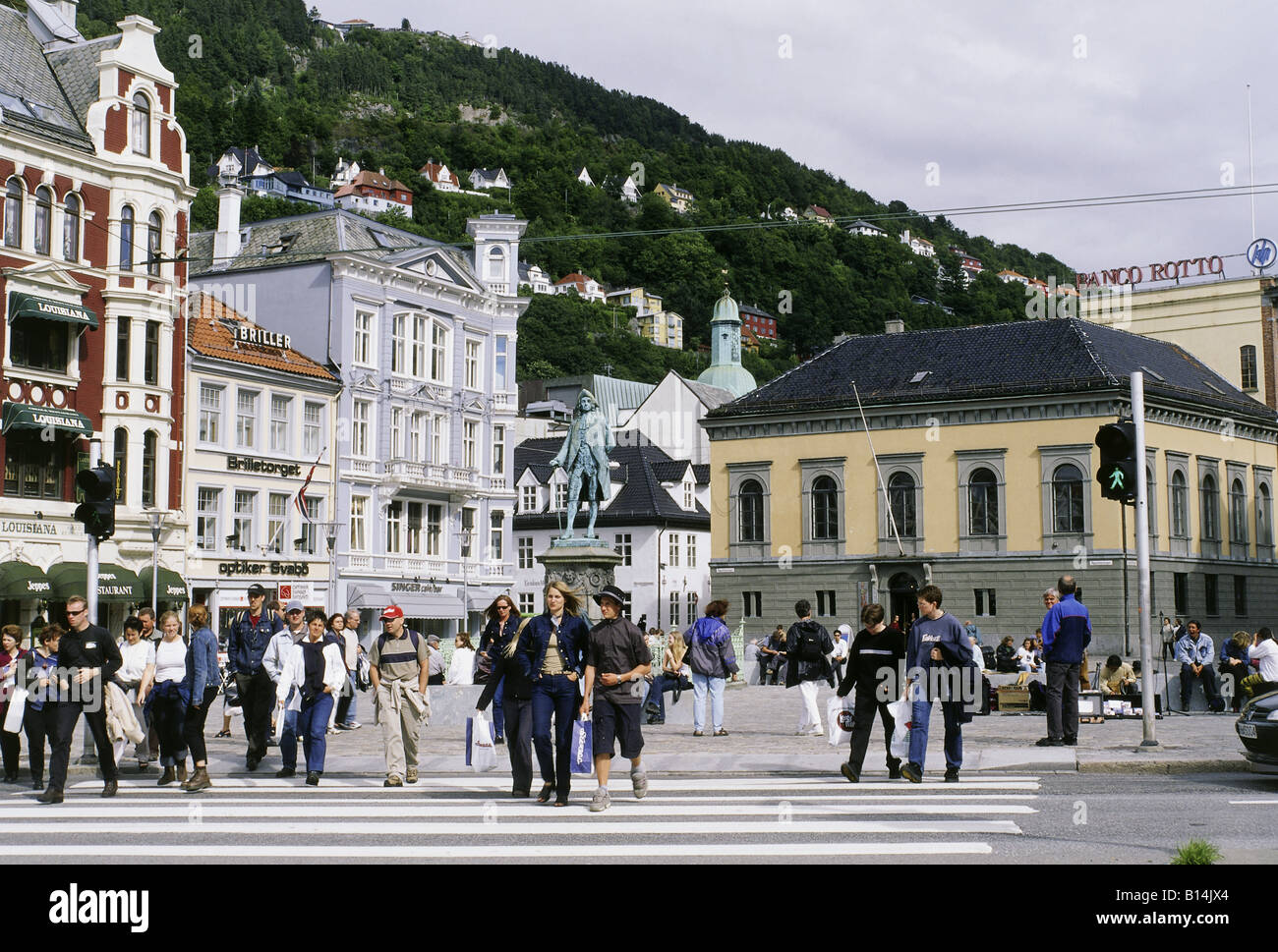 geography / travel, Norway, Bergen, squares, Torget, passers-by ...
