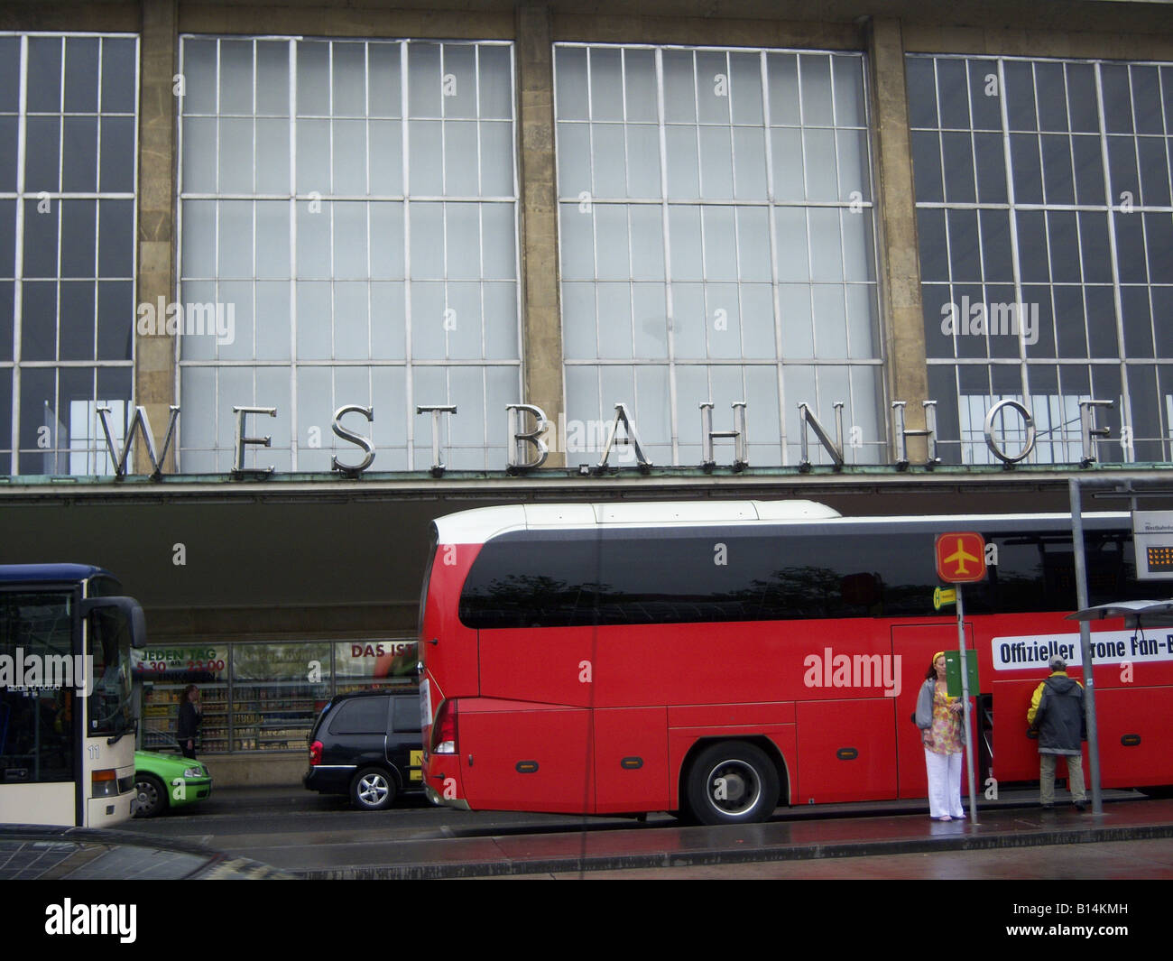 Wien westbahnhof hi-res stock photography and images - Alamy