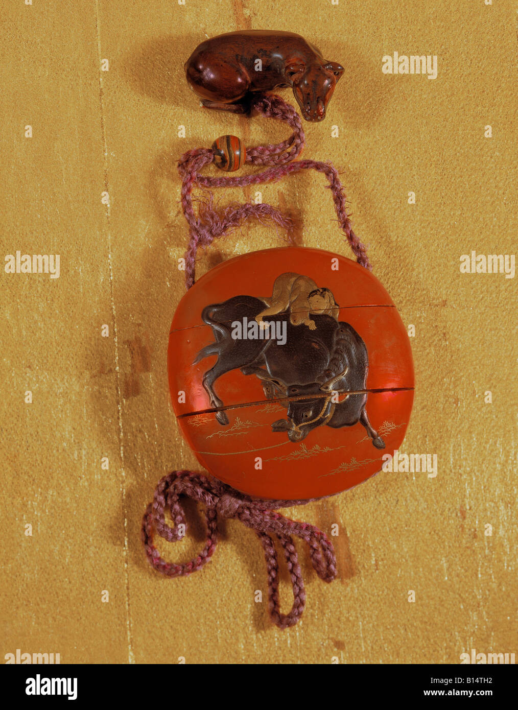 Pearl lacquer hi-res stock photography and images - Alamy