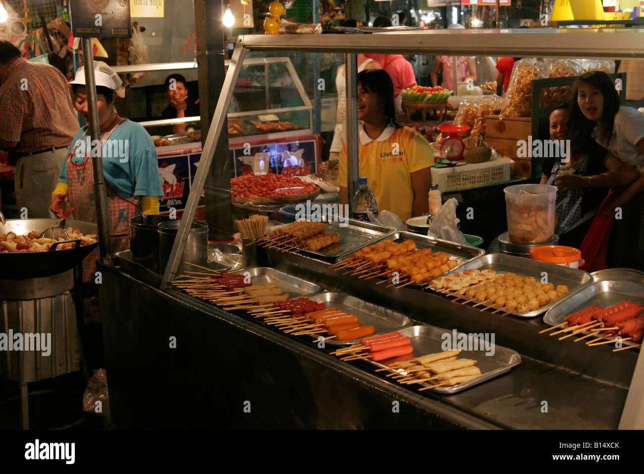 Night market in Kamphaeng Phet, Thailand Stock Photo - Alamy