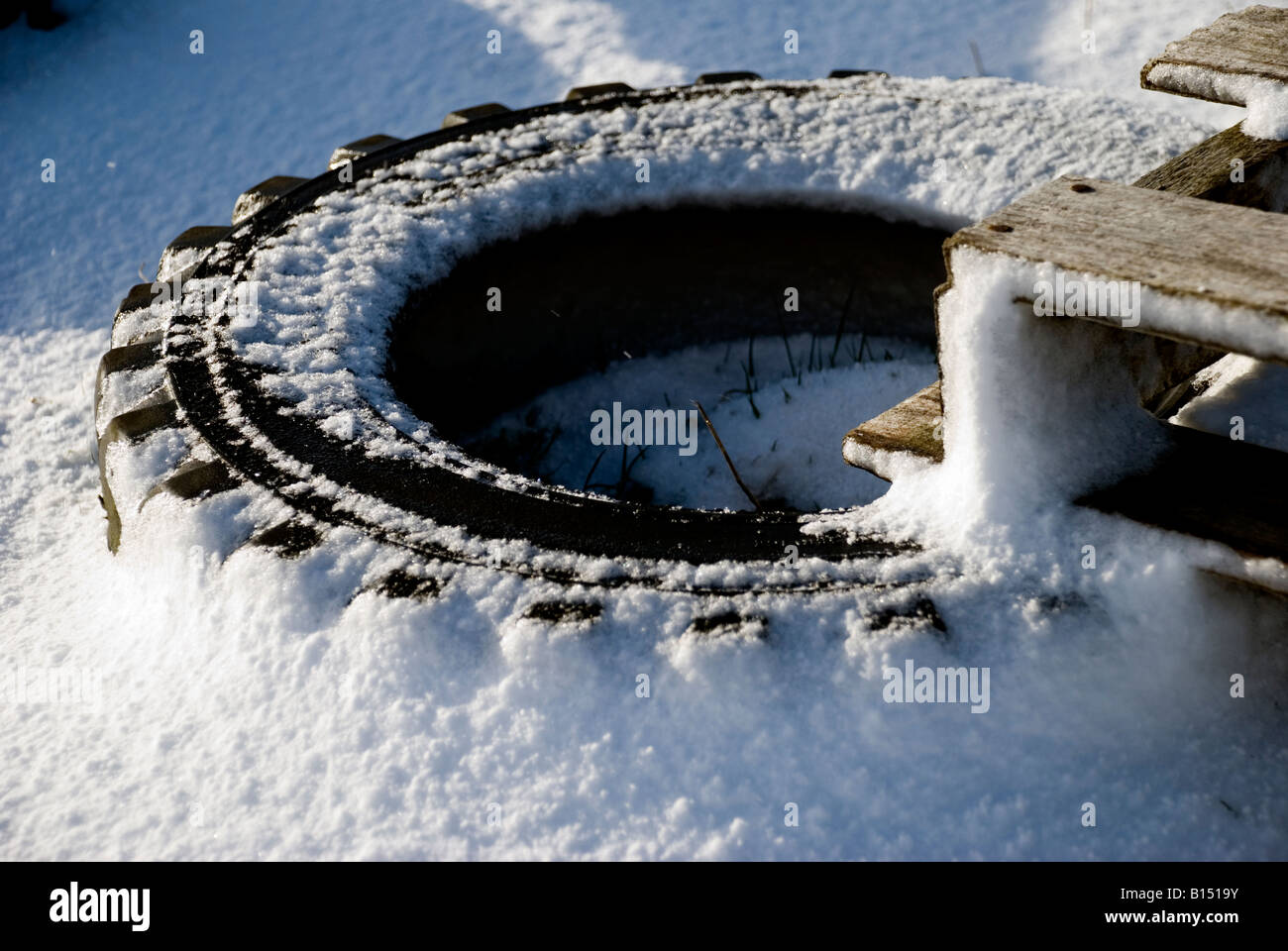 Tyres in the snow Stock Photo - Alamy
