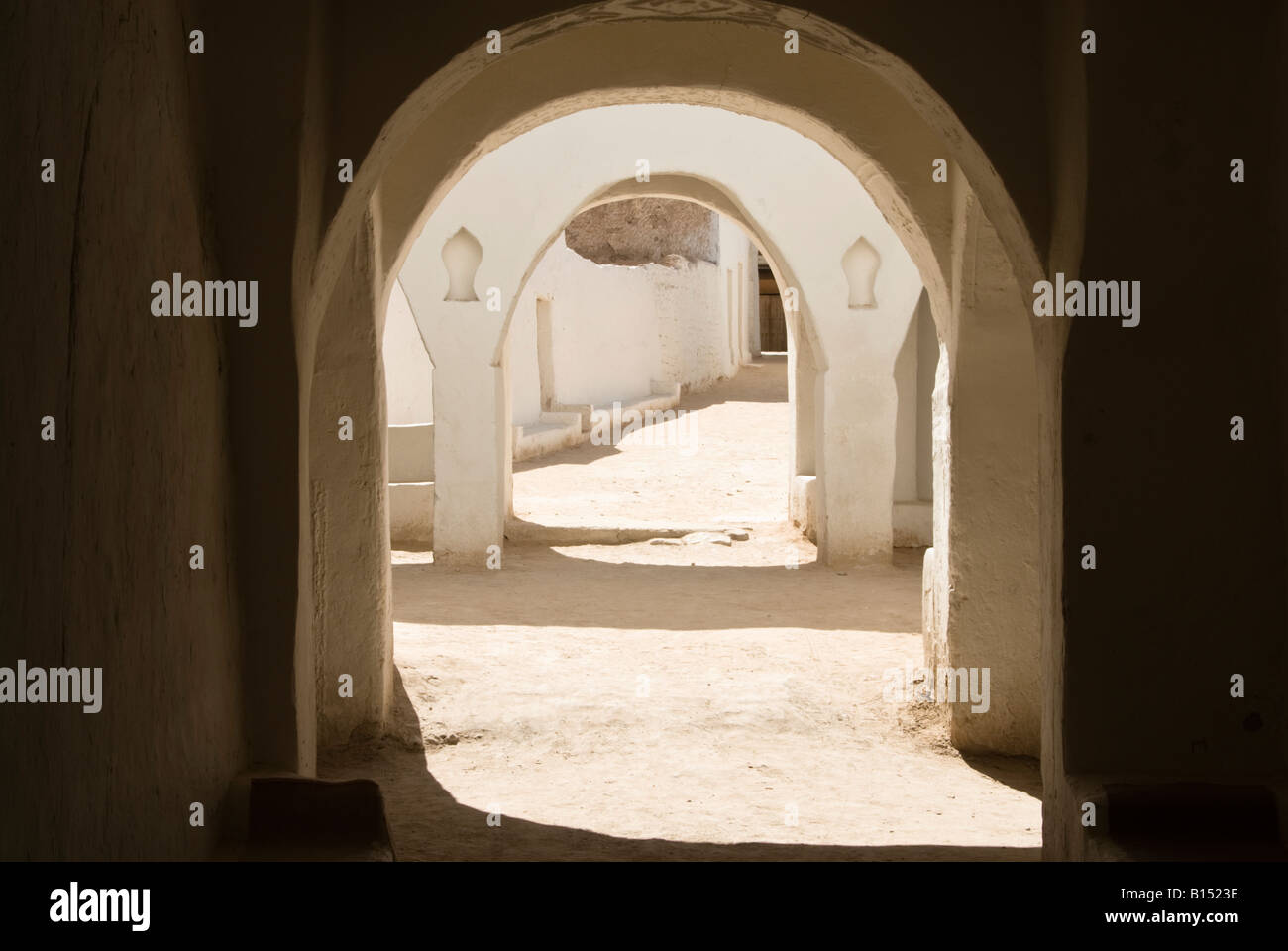 Double archway, old city of Ghadames, Libya Stock Photo - Alamy