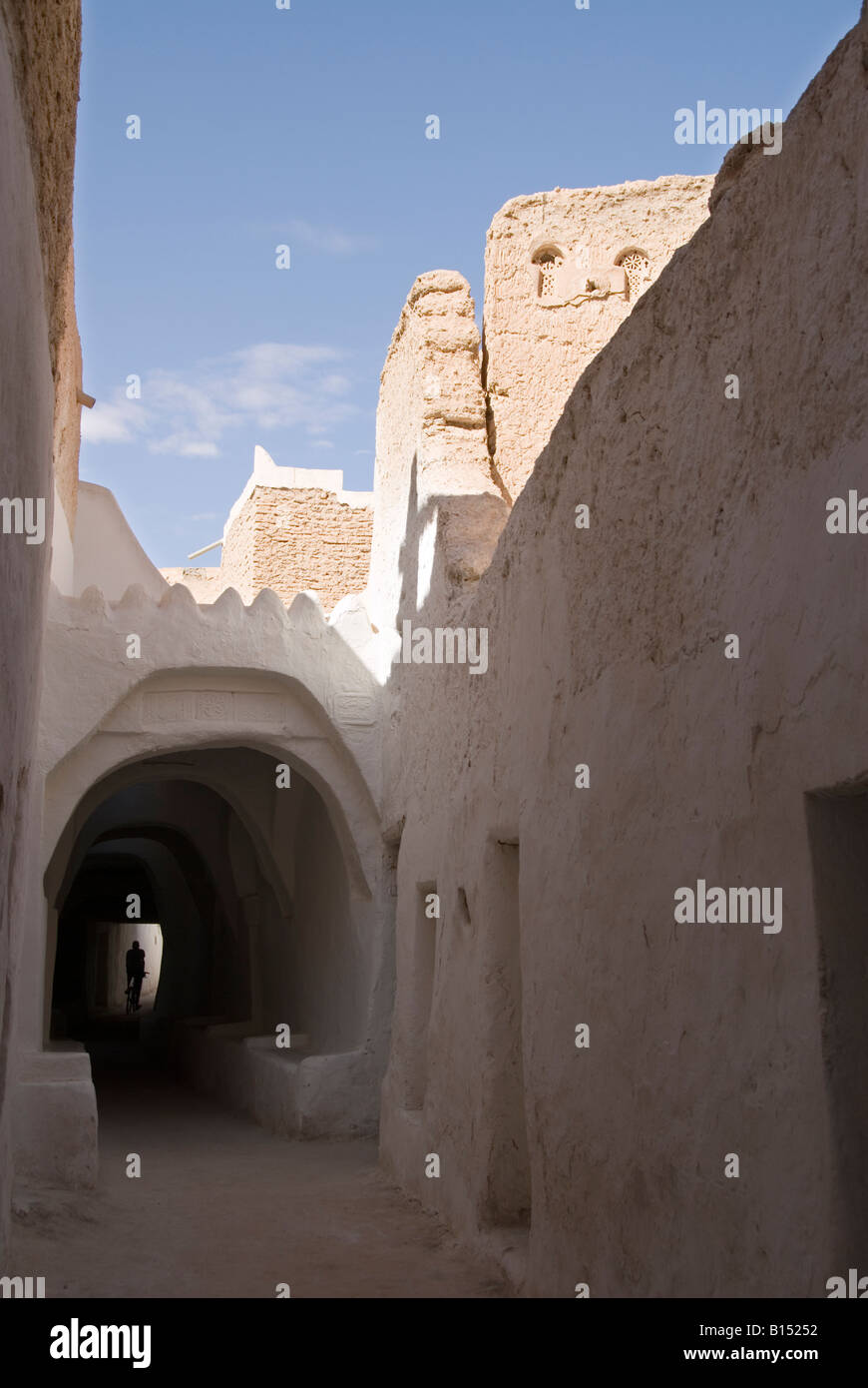 Archway in alley, old city of Ghadames, Libya Stock Photo - Alamy