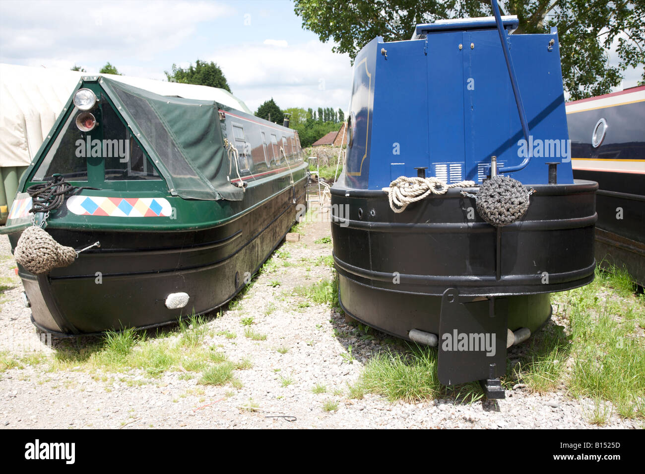 Dry dock for narrowboats hi-res stock photography and images - Alamy
