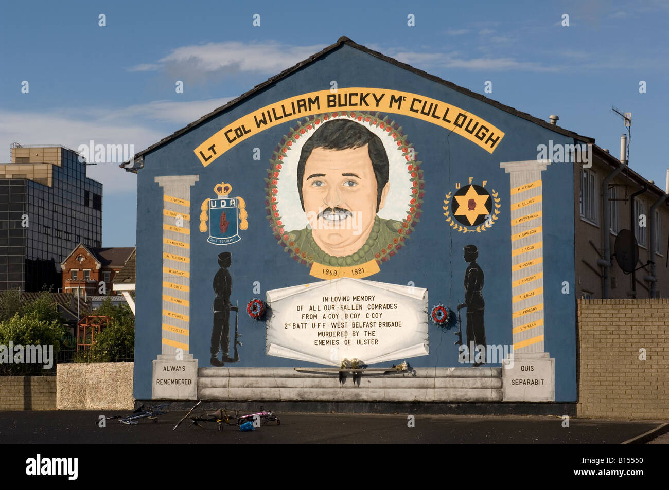 Loyalist sectarian murals Shankill Road Belfast Northern Ireland Stock ...