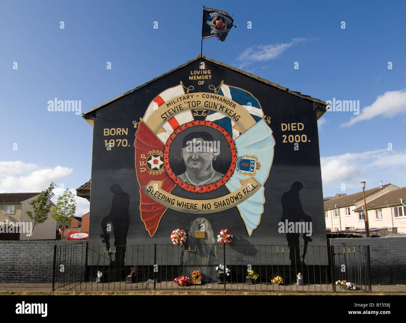 Loyalist sectarian murals Shankill Road Belfast Northern Ireland Stock ...