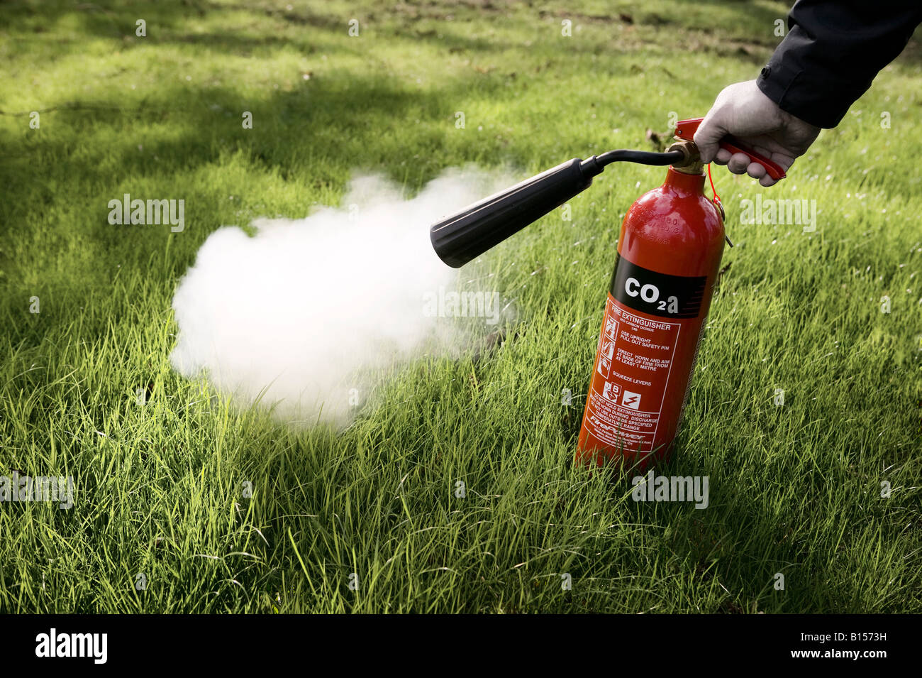 Fire Extinguisher In Action 9L Air/Water Fire Extinguisher With Hanger