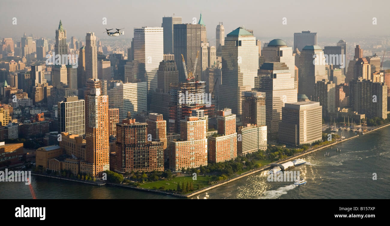 Aerial view of a V-22 Osprey flying over Lower Manhattan Stock Photo ...