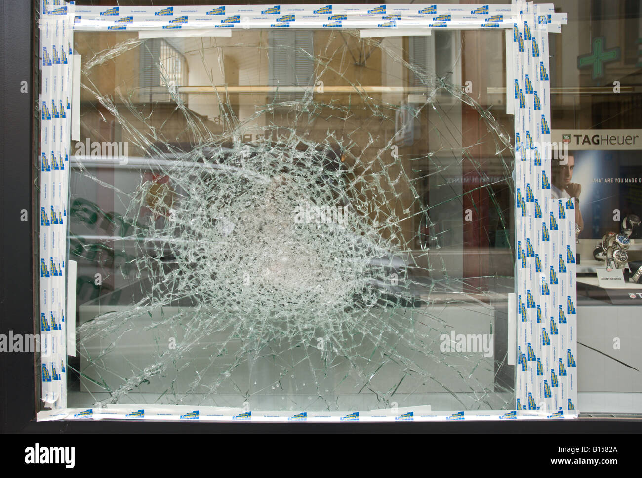 Window broken glass hi-res stock photography and images - Alamy