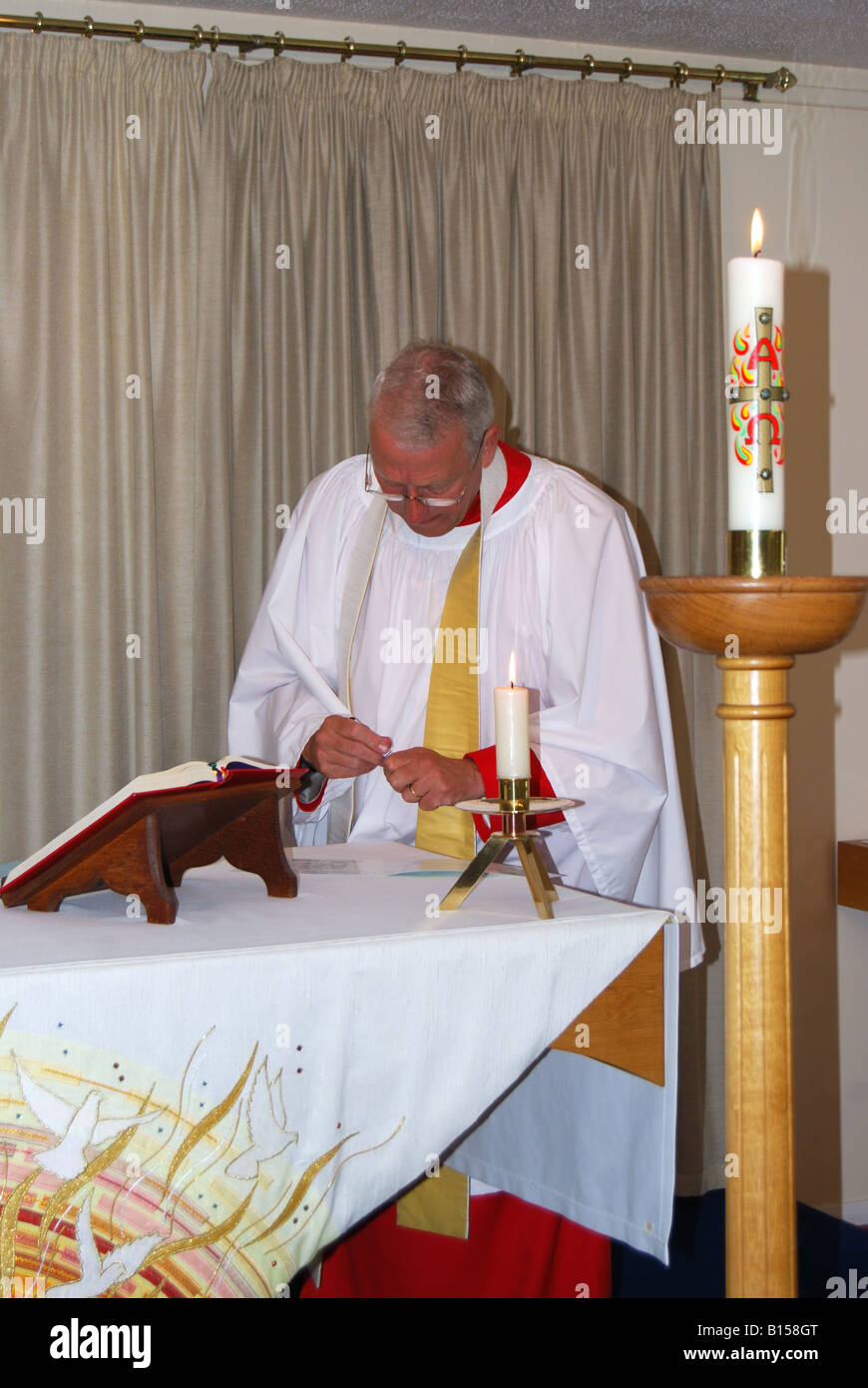 English catholic priest hi-res stock photography and images - Alamy