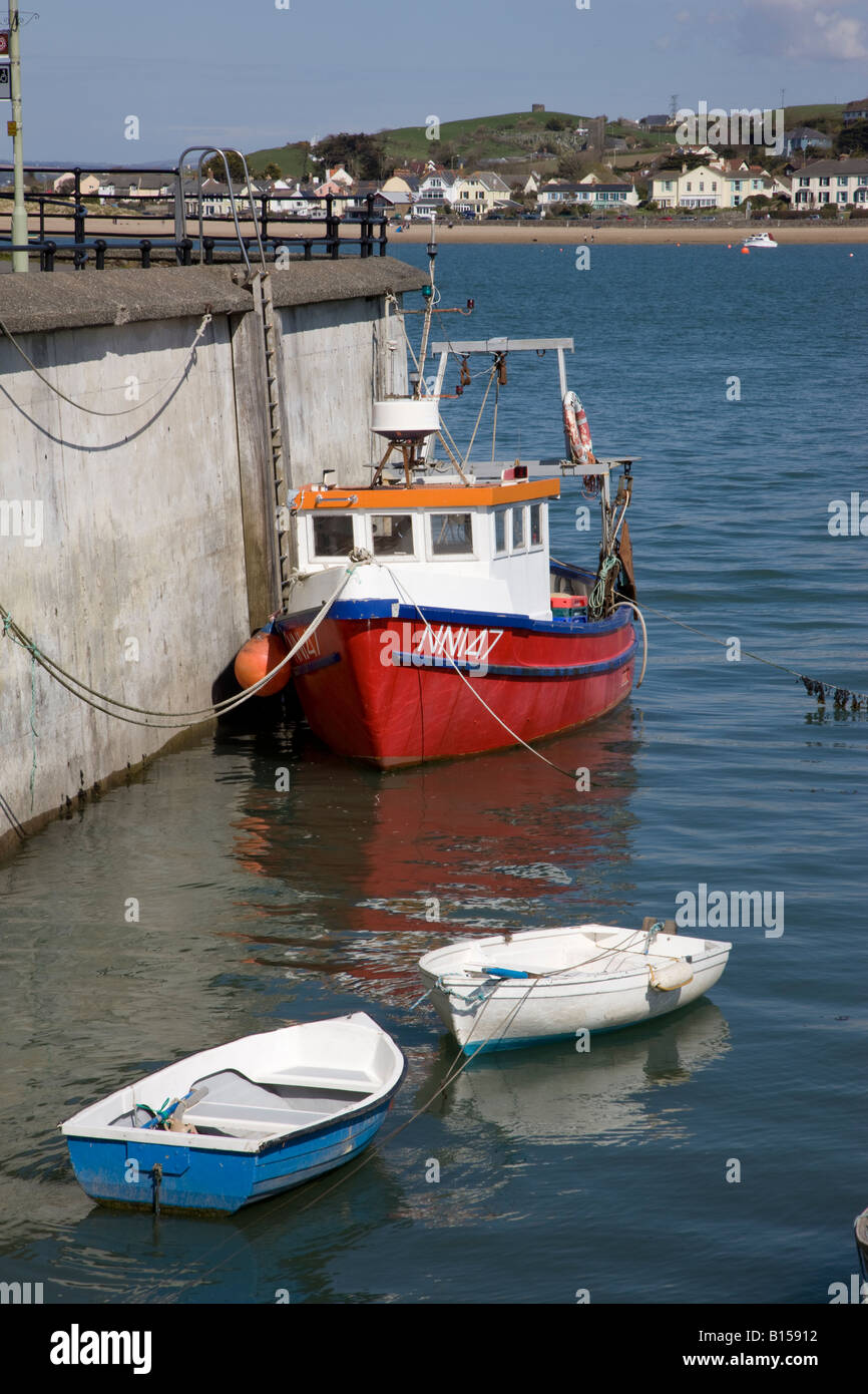 Boats on the water at Appledor looking towards Instow on the opposite ...
