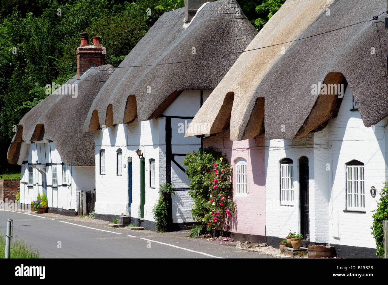Row of English thatched cottages Hampshire England Stock Photo - Alamy