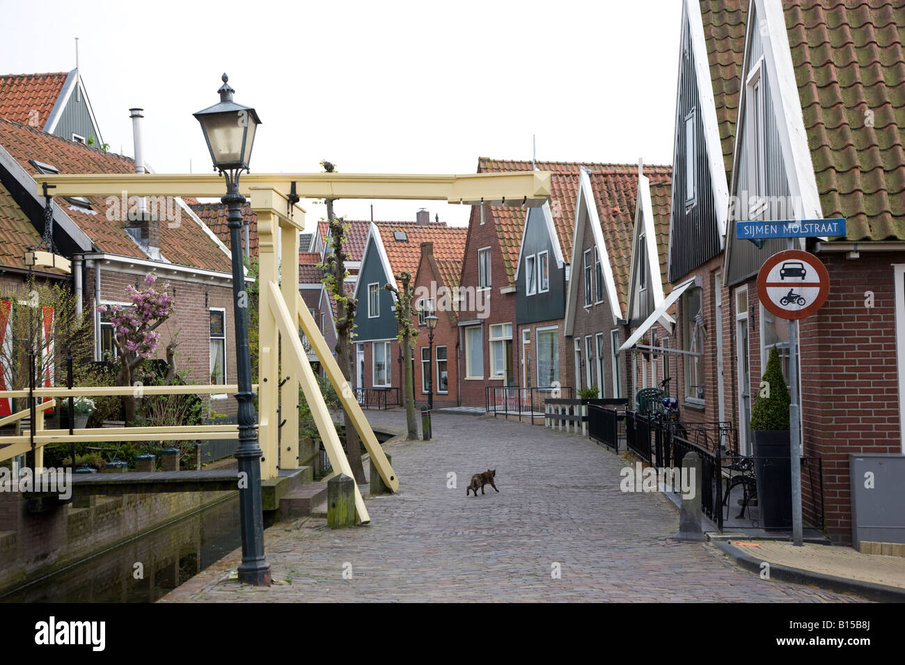 Volendam a coastal town and magnet for tourists Nord Holland ...