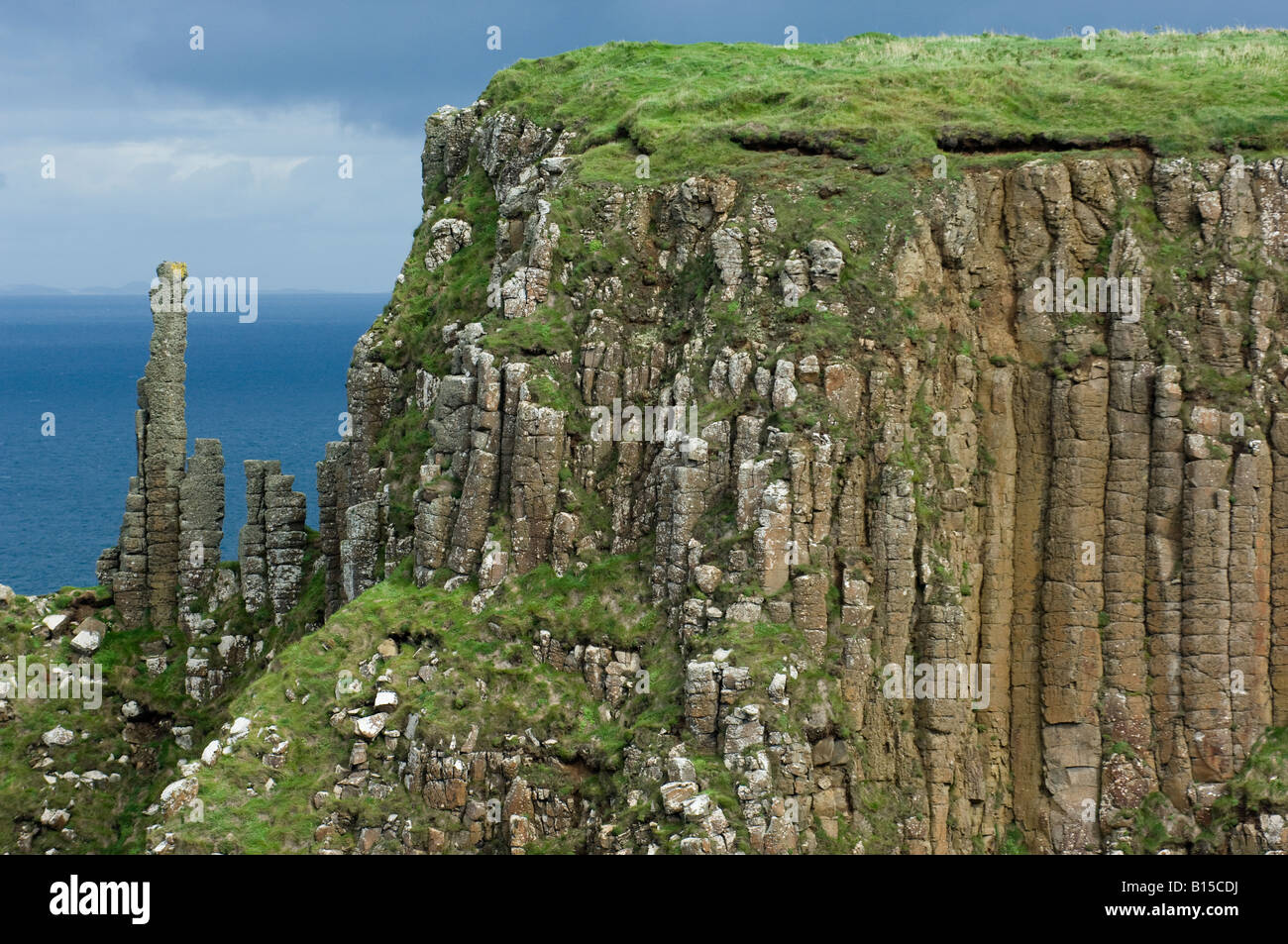 Tessellated Rock Formations in the cliffs overlooking the Giants ...