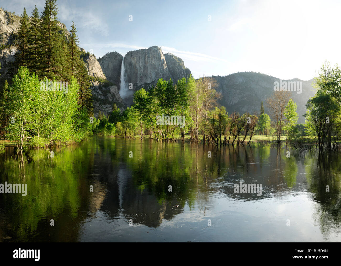 Spring flooding of Merced River in Yosemite Valley, Califoria Stock ...