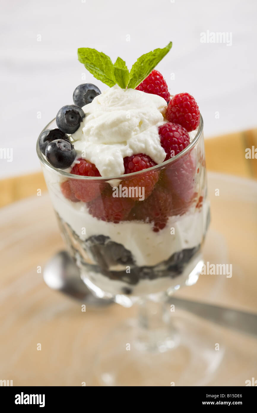 Berry parfait with raspberries, blueberries and yogurt Stock Photo - Alamy