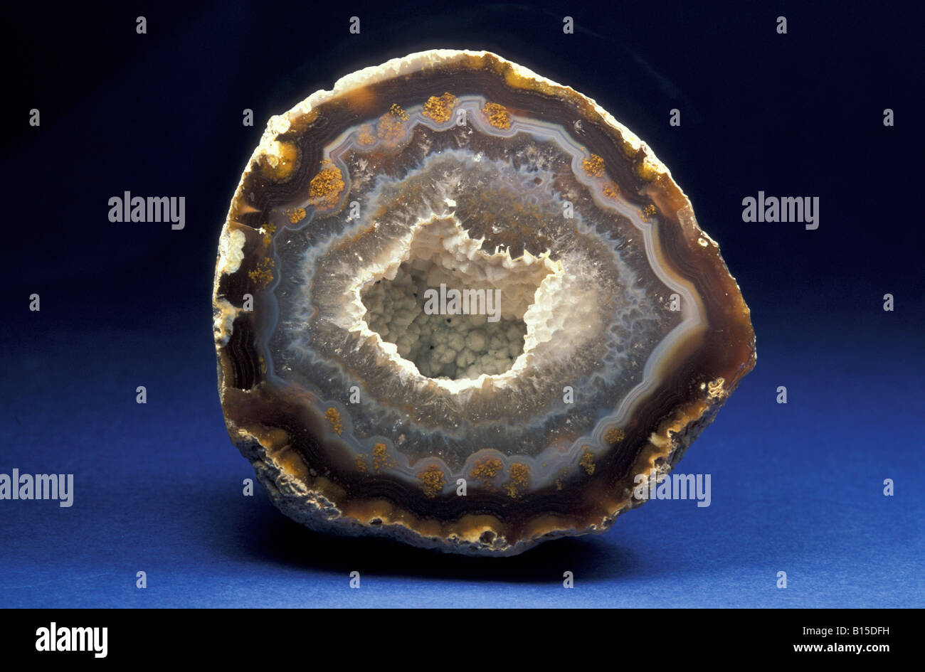 Geodes hi-res stock photography and images - Alamy