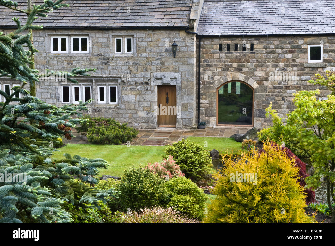 17th century farmhouse hi-res stock photography and images - Alamy