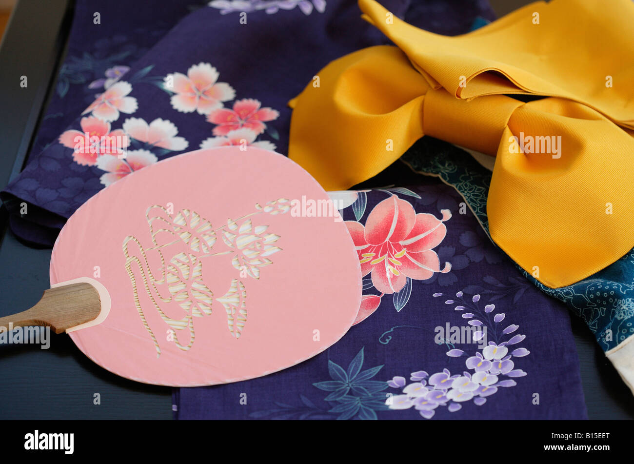 Kimono japanese paper hi-res stock photography and images - Alamy