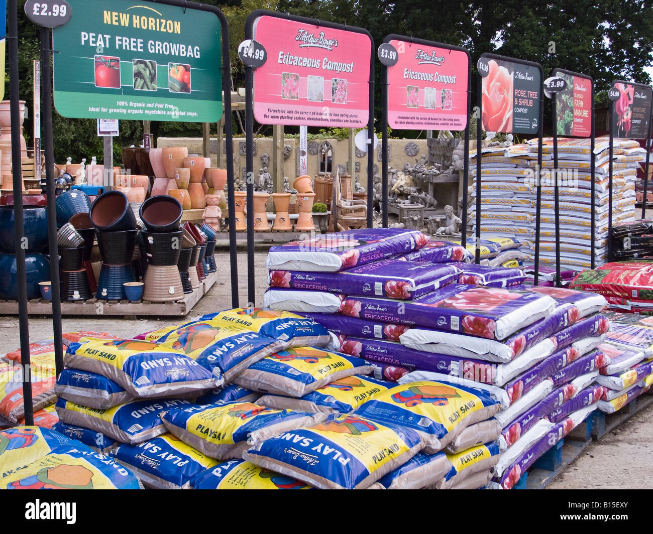 Compost for sale hi-res stock photography and images - Alamy