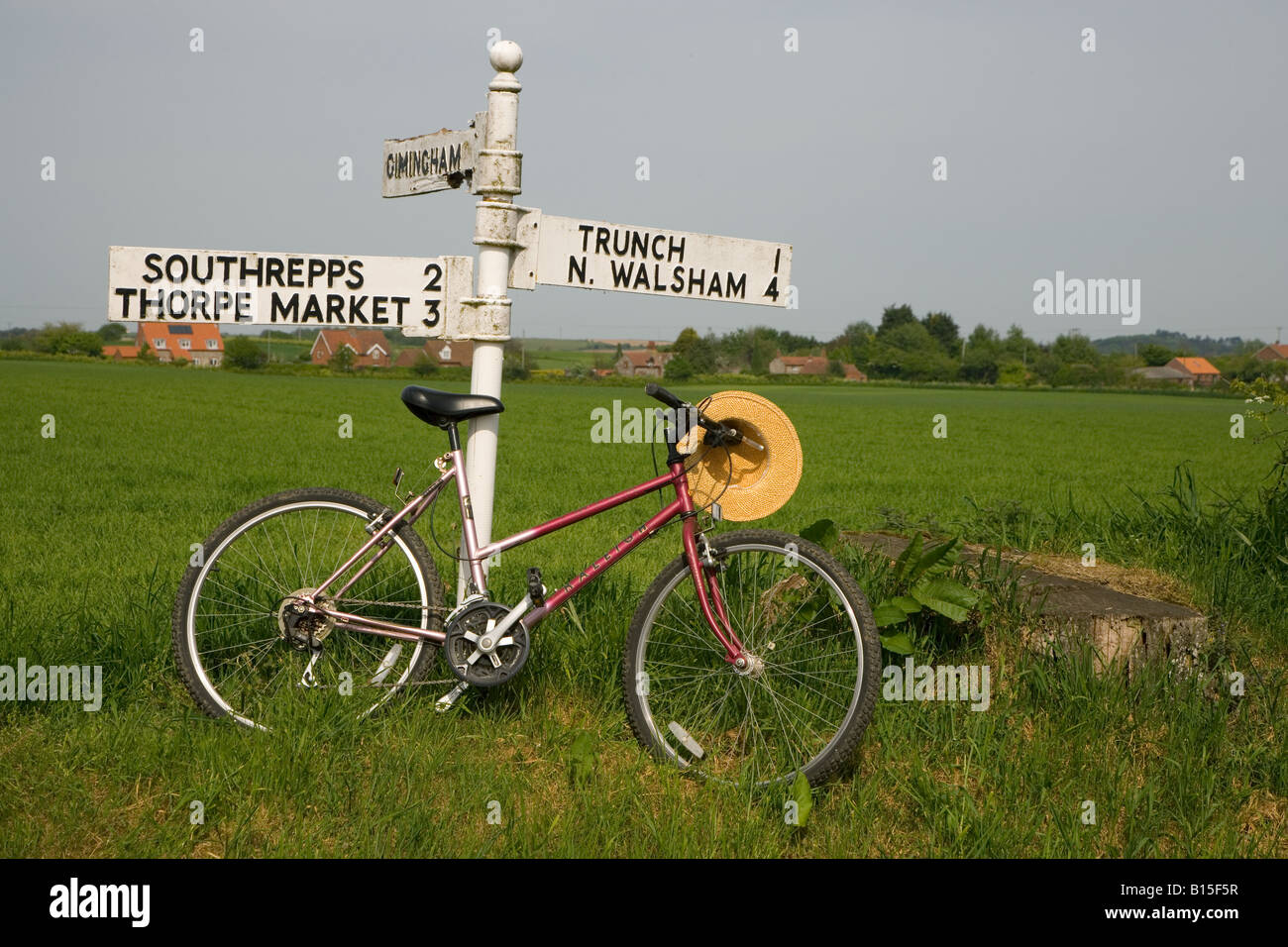 Countryside and Quiet Lane Gimingham Norfolk May Stock Photo - Alamy