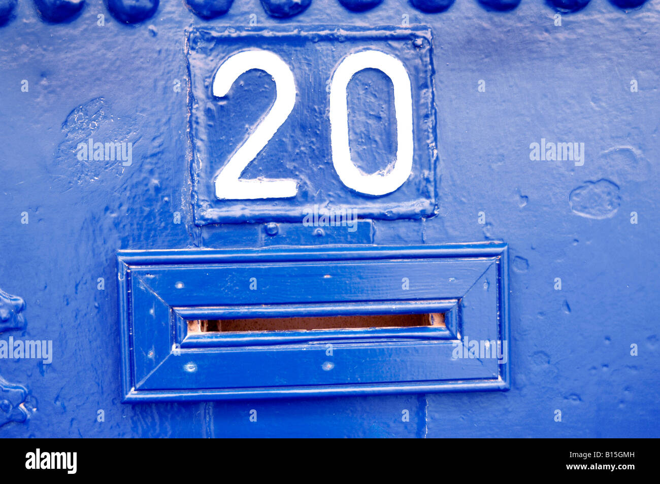 BLUE POSTBOX AND NUMBER 20 Stock Photo - Alamy