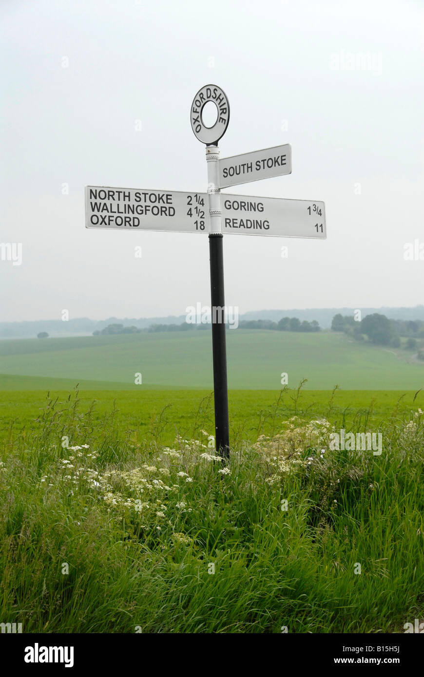 Old style Oxfordshire country road sign at South Stoke Stock Photo - Alamy