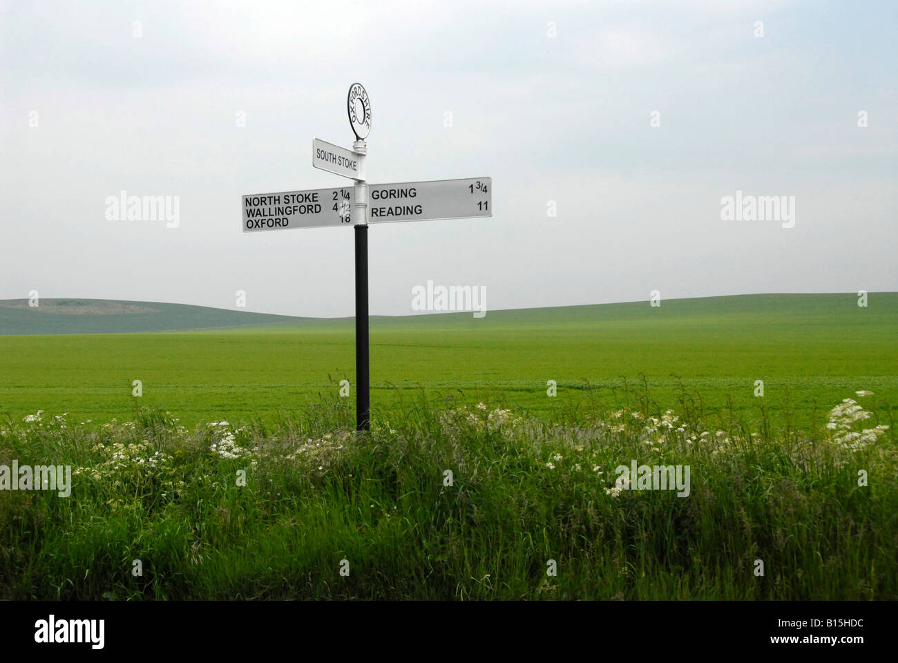 Country road sign hi-res stock photography and images - Alamy