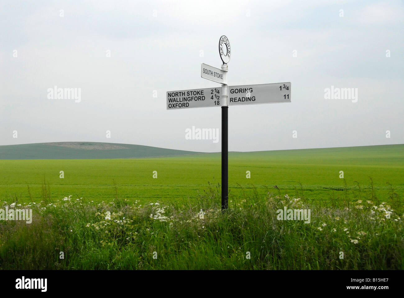 Old style Oxfordshire country road sign at South Stoke Stock Photo - Alamy