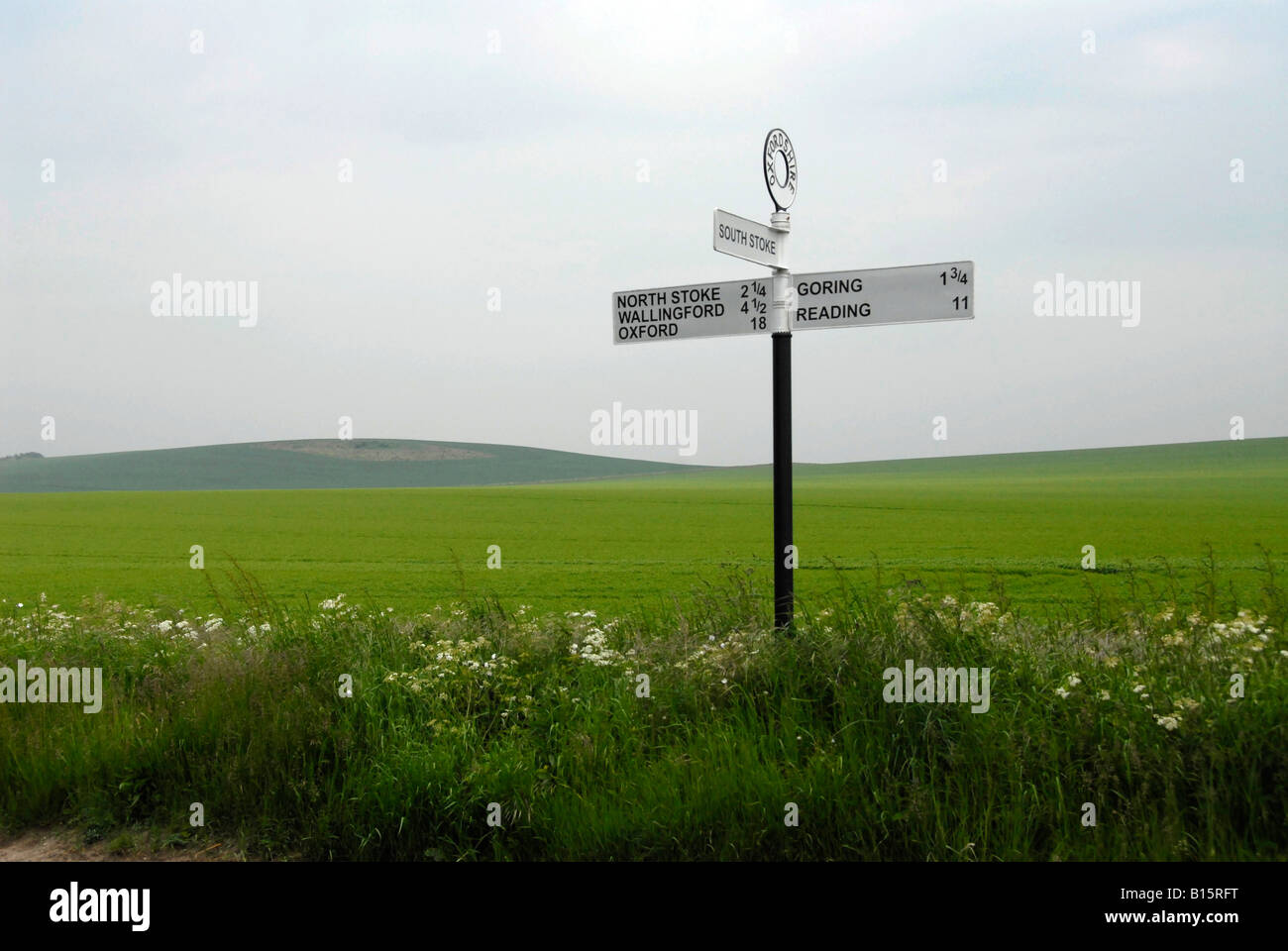 Old style Oxfordshire country road sign at South Stoke Stock Photo - Alamy