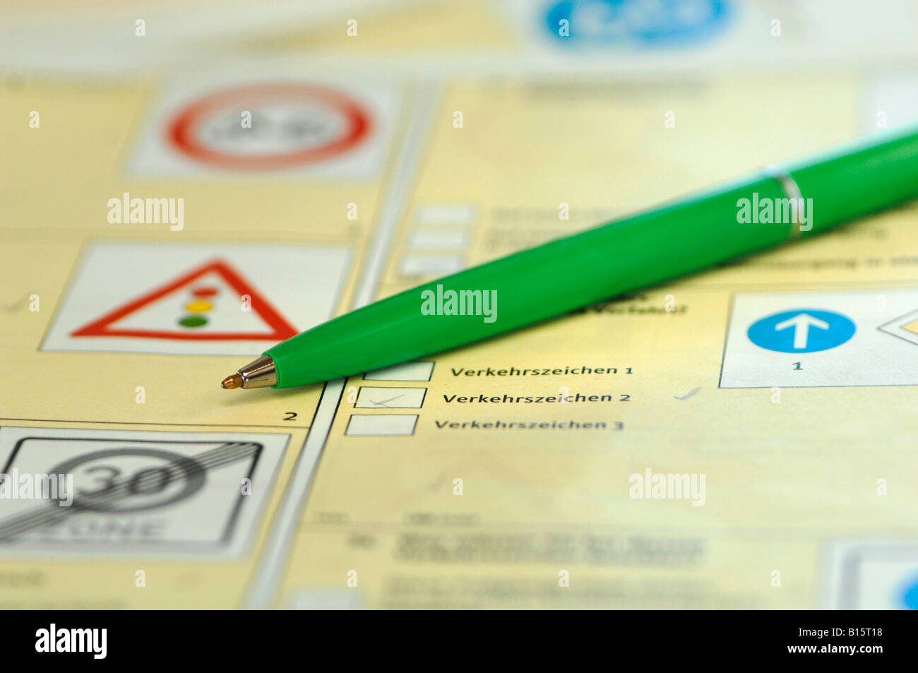 Pen on driving licence test hi-res stock photography and images - Alamy