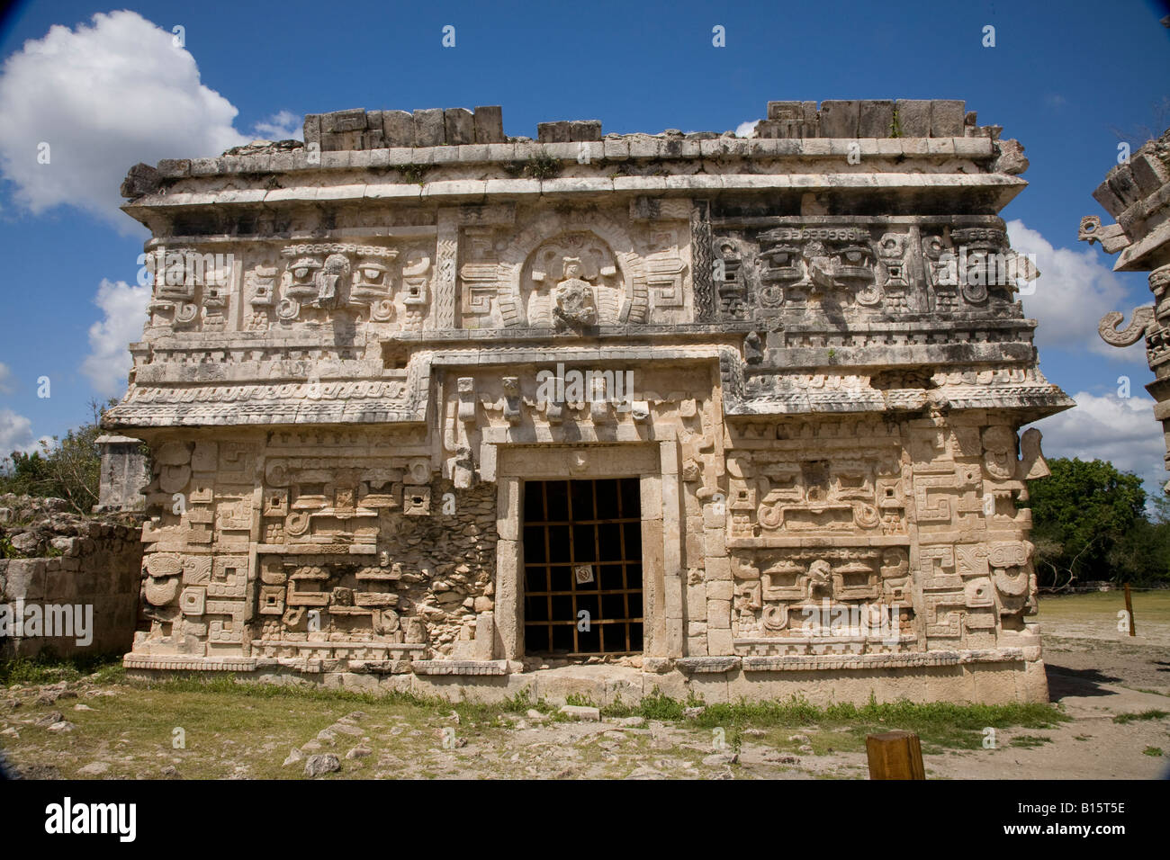 Ancient Mayan temples at Chichen Itza Mexico Stock Photo - Alamy