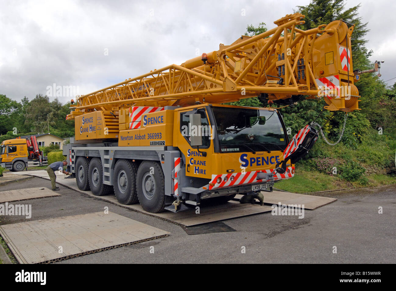 German Leibherr 98 ton mobile crane Stock Photo - Alamy