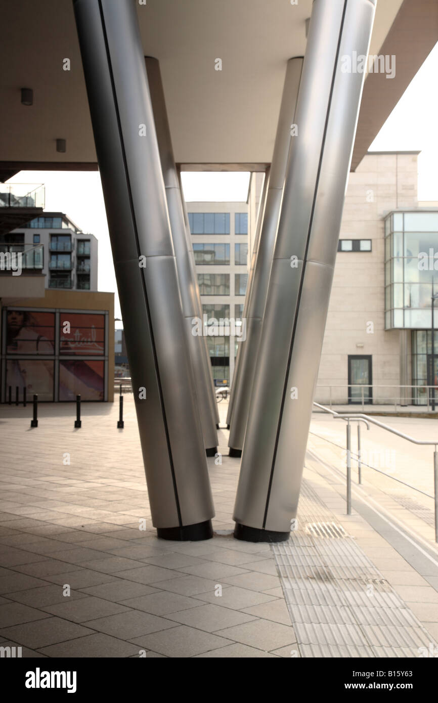 Striking columns hi-res stock photography and images - Alamy
