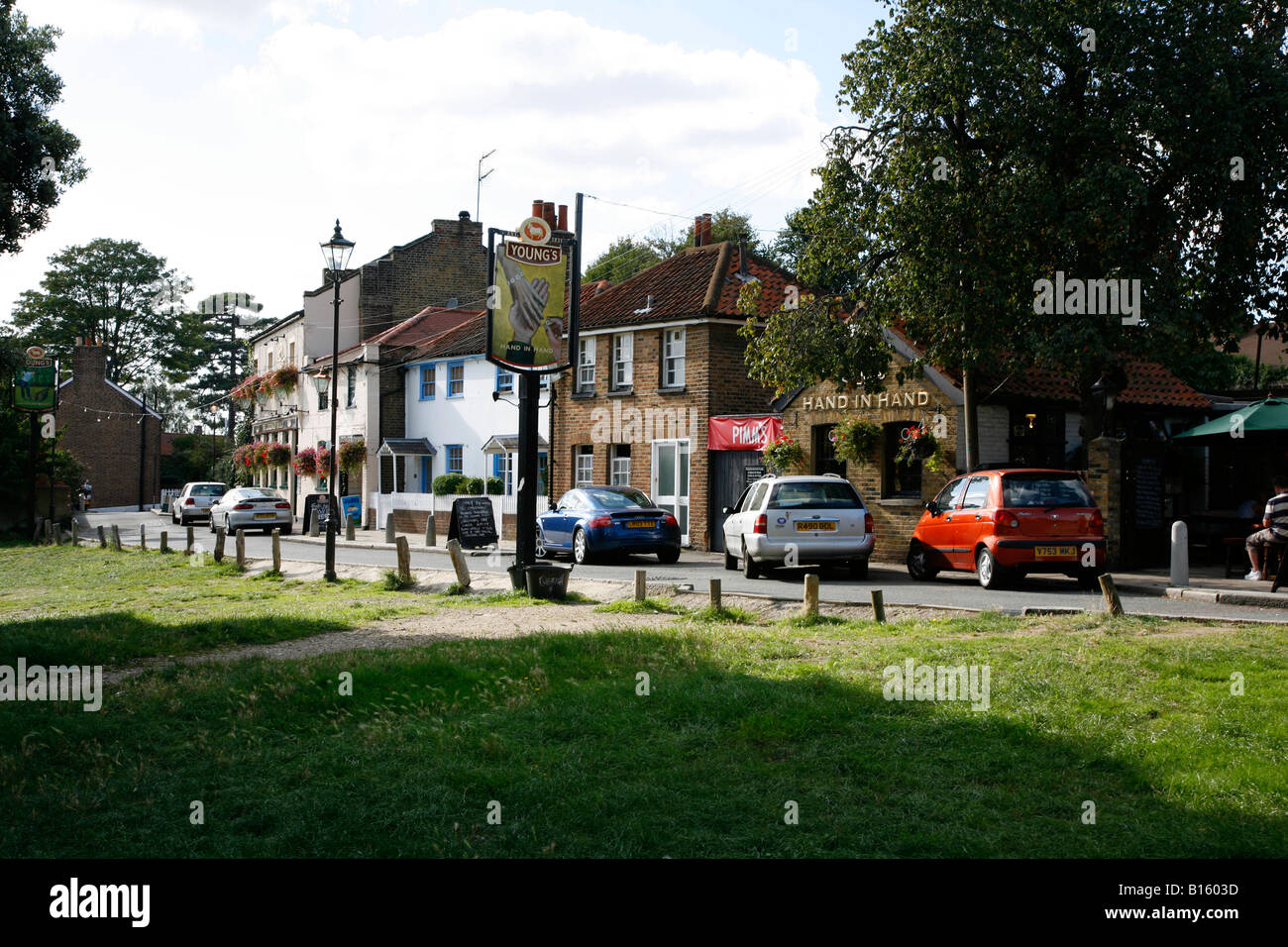 Crooked billet wimbledon hi-res stock photography and images - Alamy