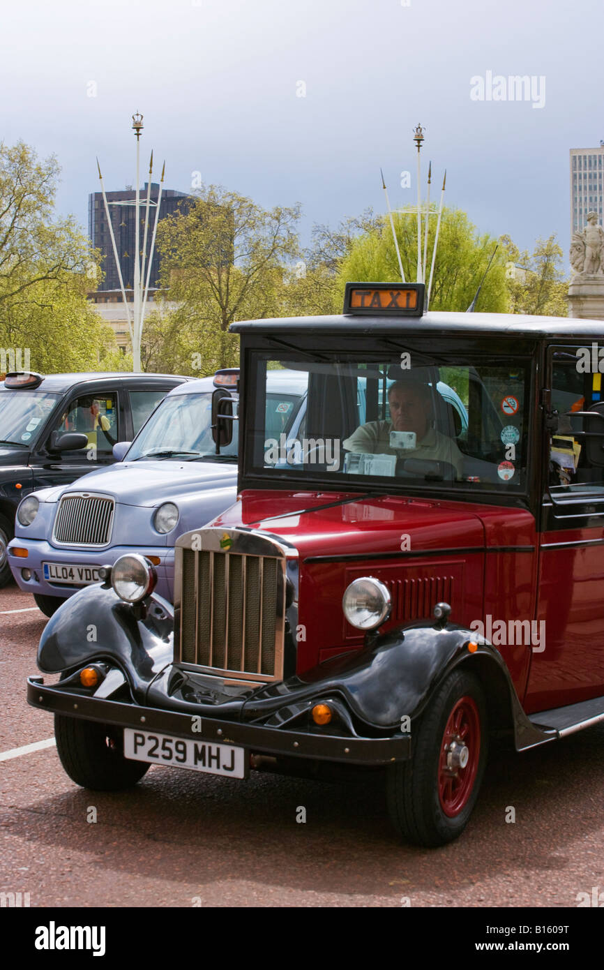 Unusual london taxi hi-res stock photography and images - Alamy