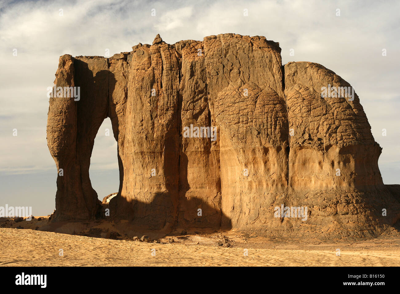 Elephant rock Tagelment Samedat Tassili Ahaggar Sahara desert Algeria ...
