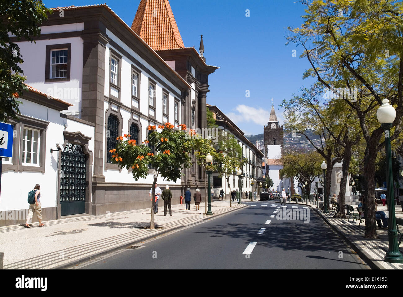 Avenida arriaga funchal madeira street hi-res stock photography and ...
