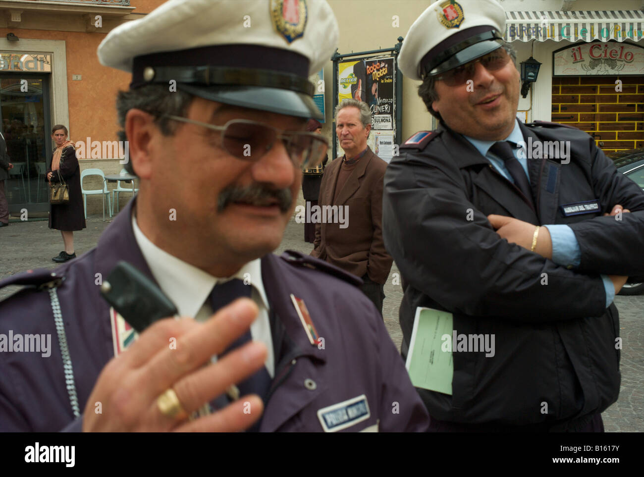Italian police smile hi-res stock photography and images - Alamy