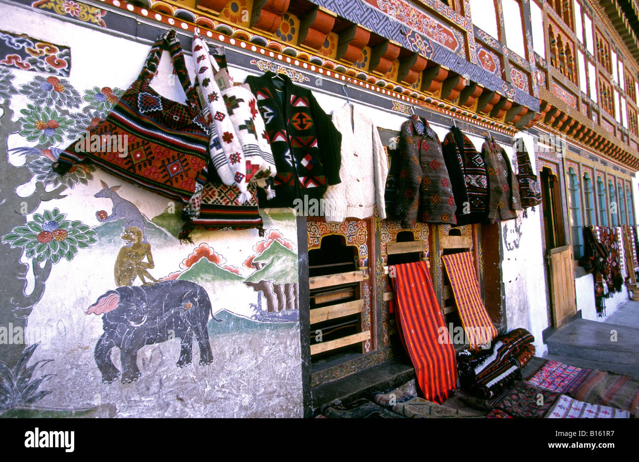 Bhutan Zungney crafts hand woven clothing textile shop Stock Photo - Alamy